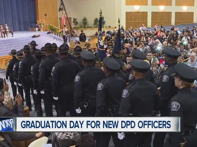 Detroit Police Department welcomes 45 new police officers as two ...