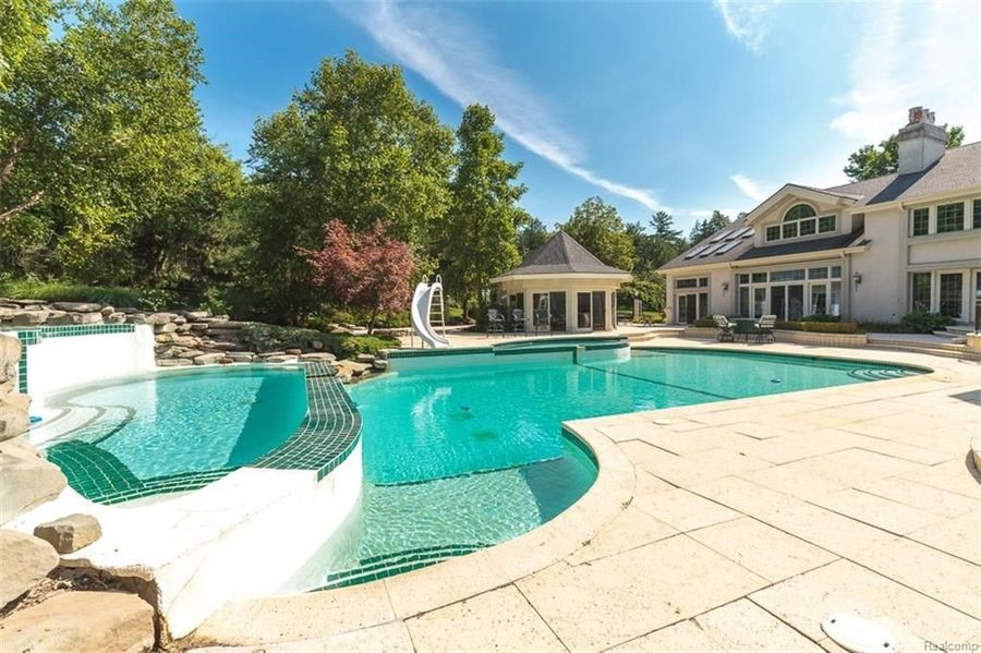 Photo gallery: Inside Eminem's Rochester Hills mansion on sale for $2M ...