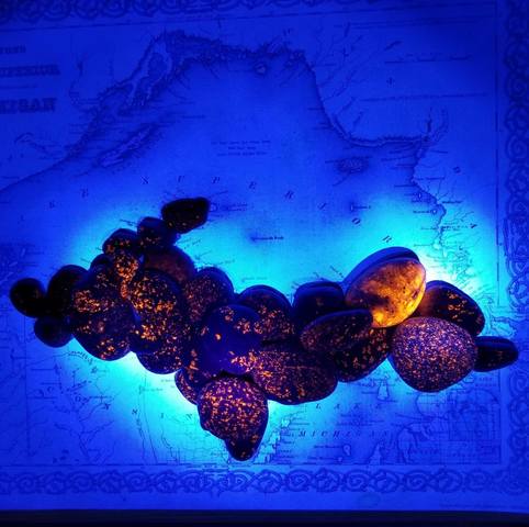 The story behind the glow in the dark 'Yooperlites' found in Michigan ...
